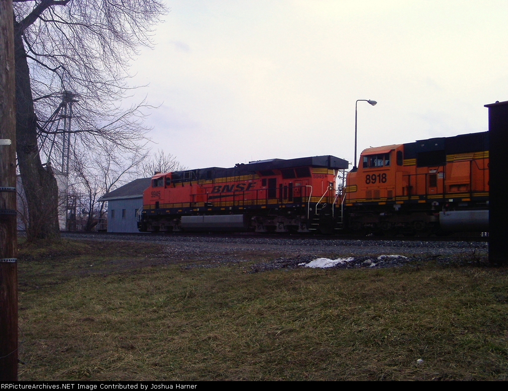 BNSF 5945